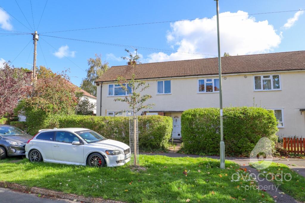 2 bedroom ground floor maisonette for sale in Meadow Road, Farnborough ...
