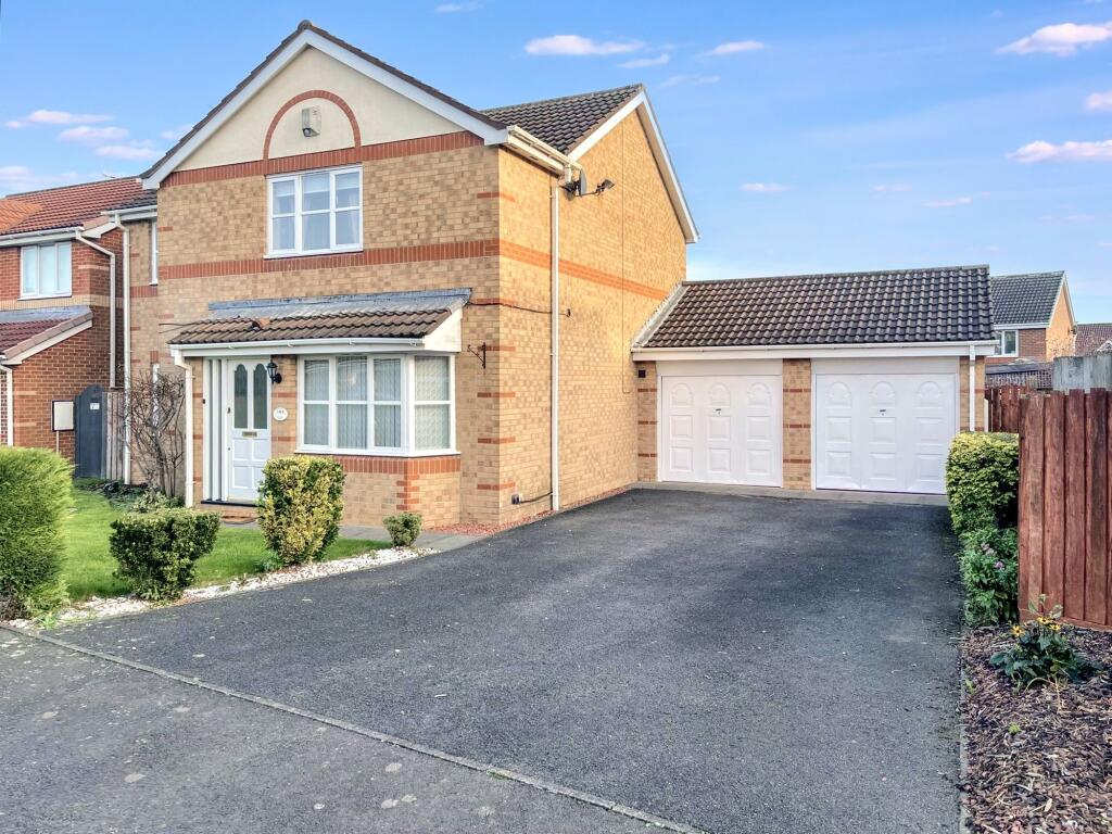 4 bedroom detached house for sale in Abbots Way, Preston Farm, North ...