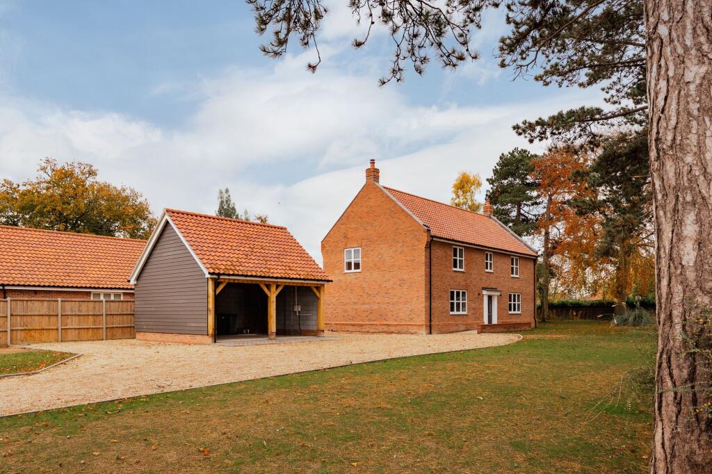 5 bedroom detached house for sale in Chain Free and Non-Estate New Home ...