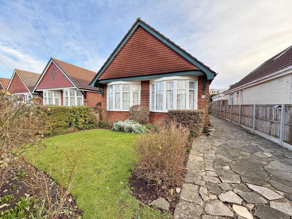 2 bedroom detached bungalow for sale in South Road, Drayton, PO6