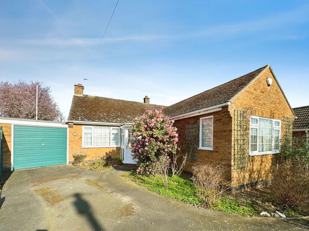 2 bedroom detached bungalow for sale in Templar Way, Rothley, Leicester ...