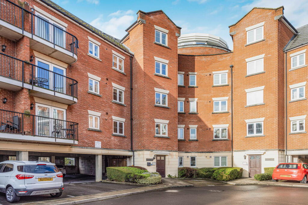 2 bedroom flat for sale in Brookbank Close, Cheltenham, GL50 3NS, GL50