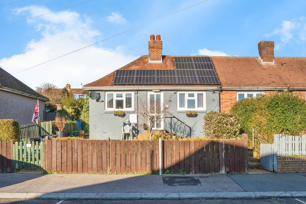 1 bedroom semi-detached bungalow for sale in Sudbury Road, Portsmouth, PO6
