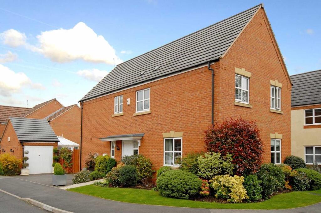 5 bedroom detached house for sale in Tom Blower Close, Nottingham, NG8