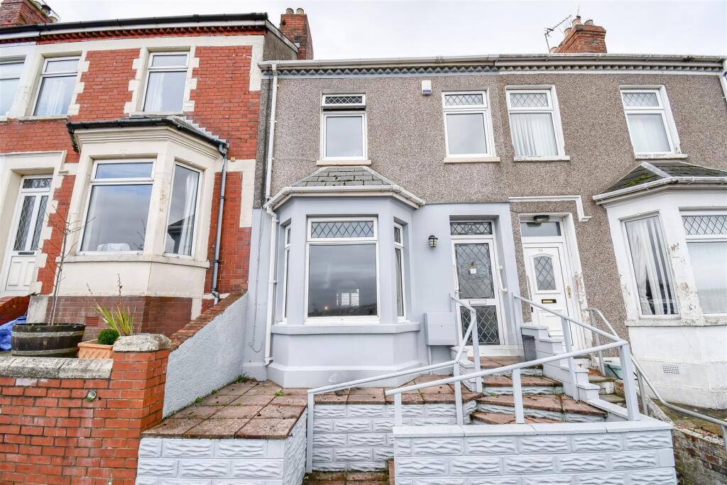 3 bedroom terraced house for sale in Clive Road, Barry, CF62