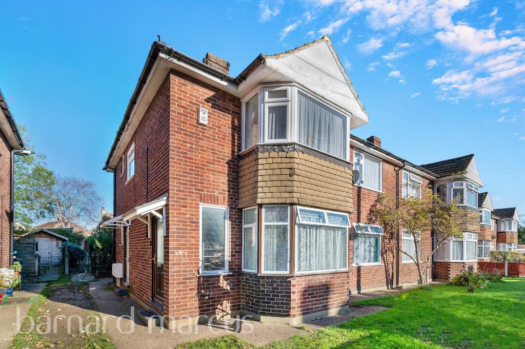 2 bedroom house for sale in Park Way, Feltham, TW14