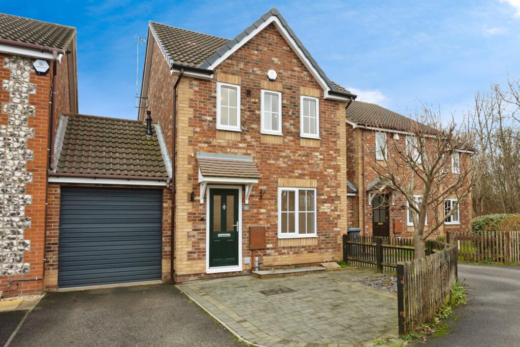 3 bedroom link detached house for sale in Ullswater Close, Gamston ...