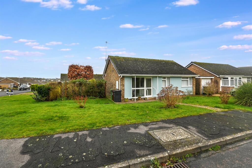 2 bedroom detached bungalow for sale in Magpie Road, Eastbourne, BN23