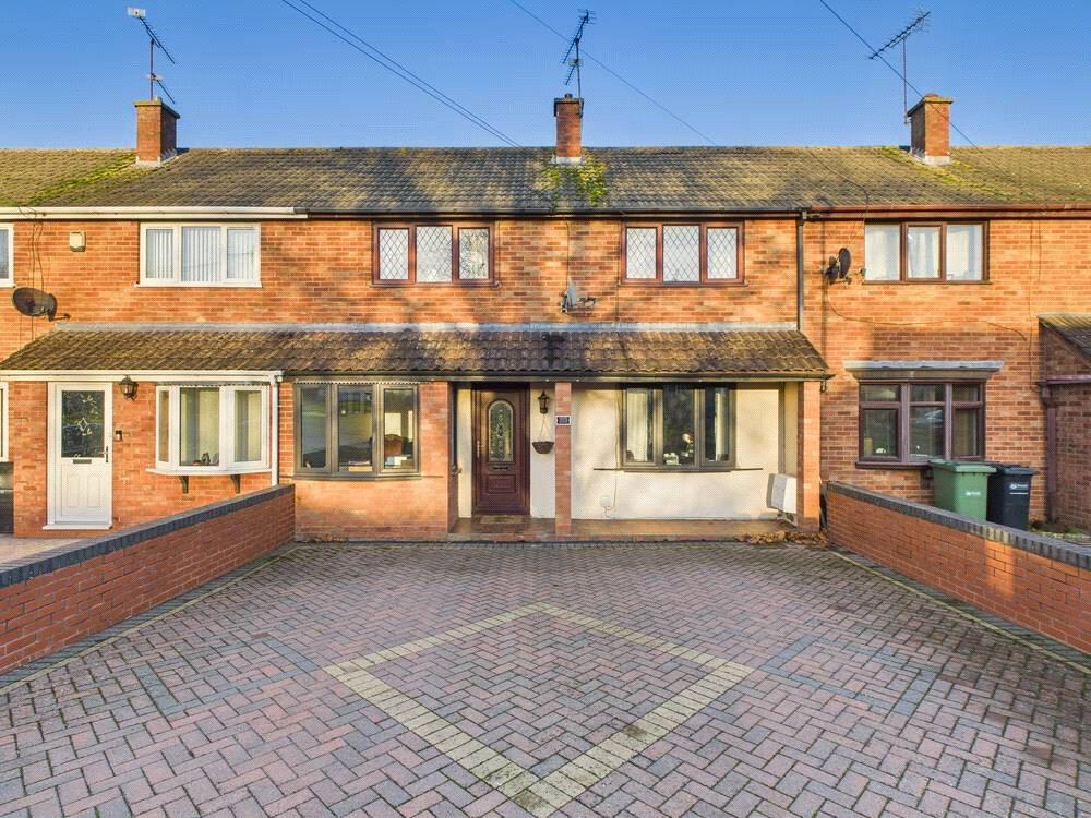 3 bedroom terraced house for sale in Langdale Drive, Worcester ...