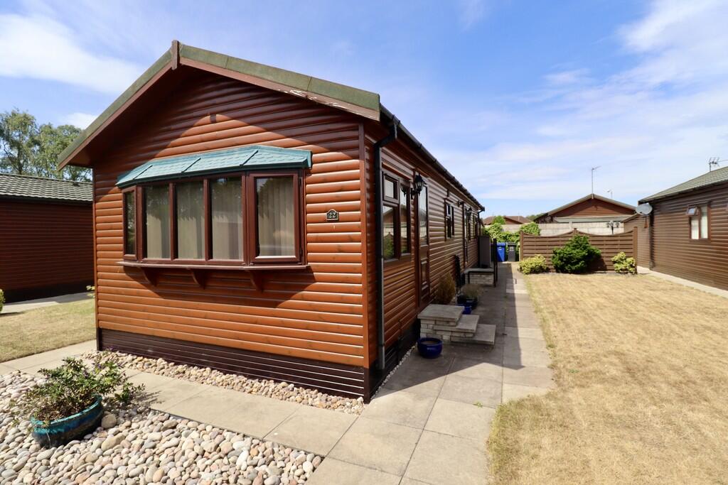 2 bedroom park home for sale in The Elms, Torksey, LN1