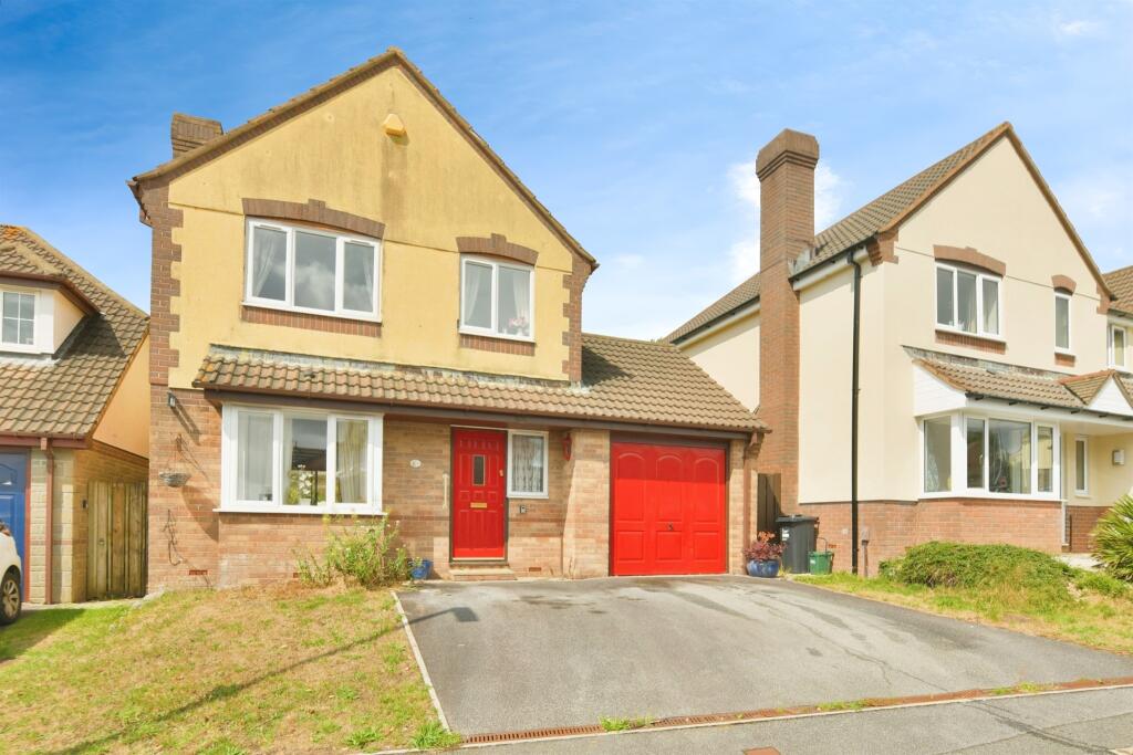 4 bedroom detached house for sale in Sycamore Road, Latchbrook, Saltash ...