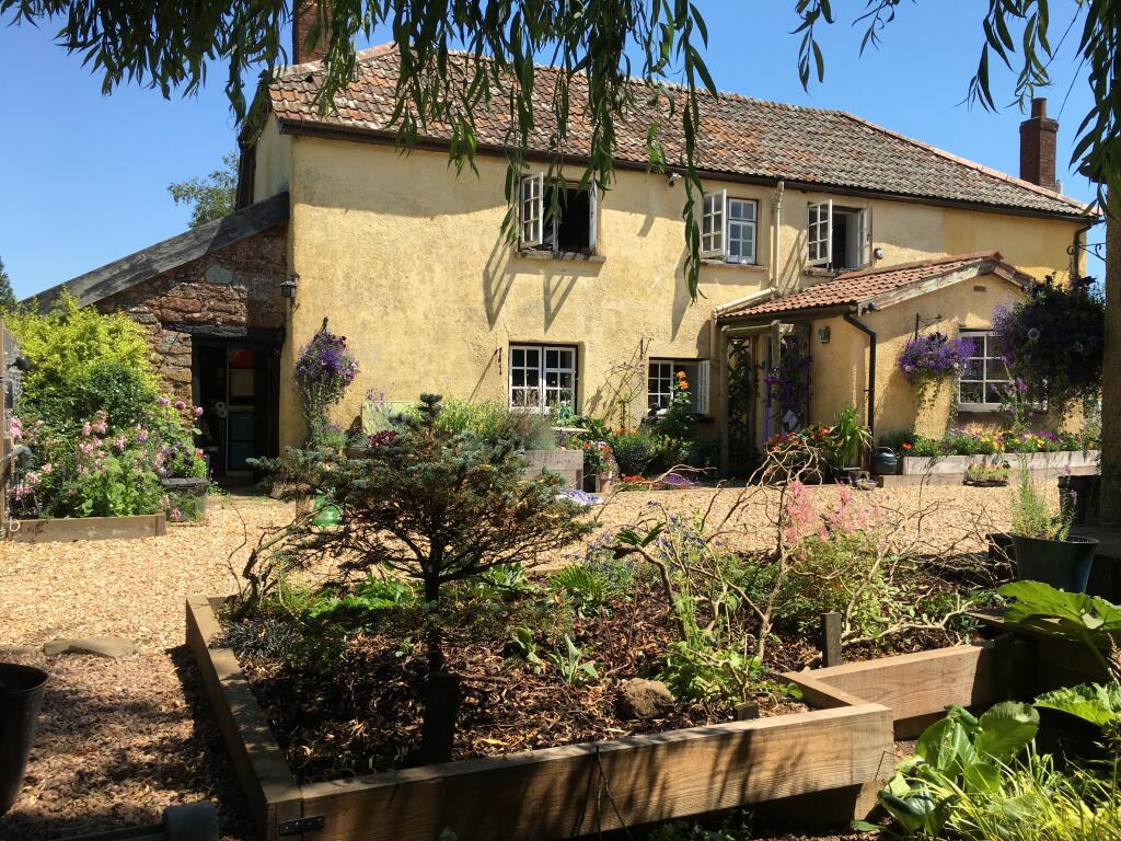2 bedroom semi-detached house for sale in Westwood, Exeter, EX5