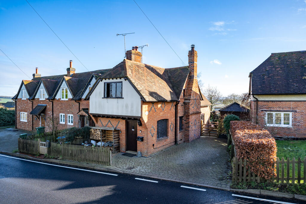 3 bedroom character property for sale in Main Street, Ashendon ...