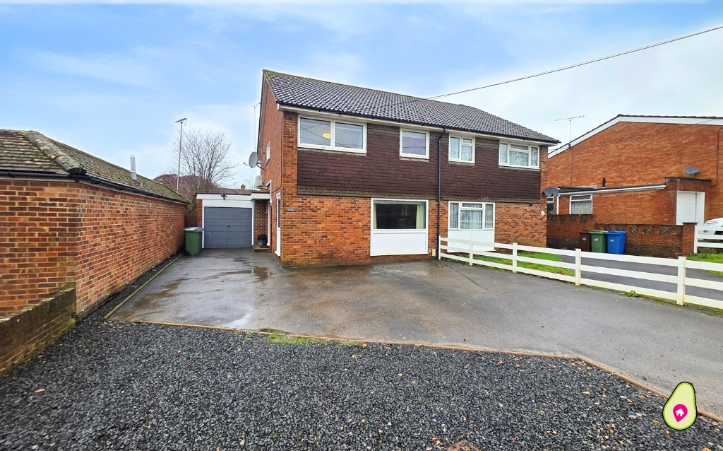 4 bedroom semi-detached house for sale in New Road, Sandhurst ...