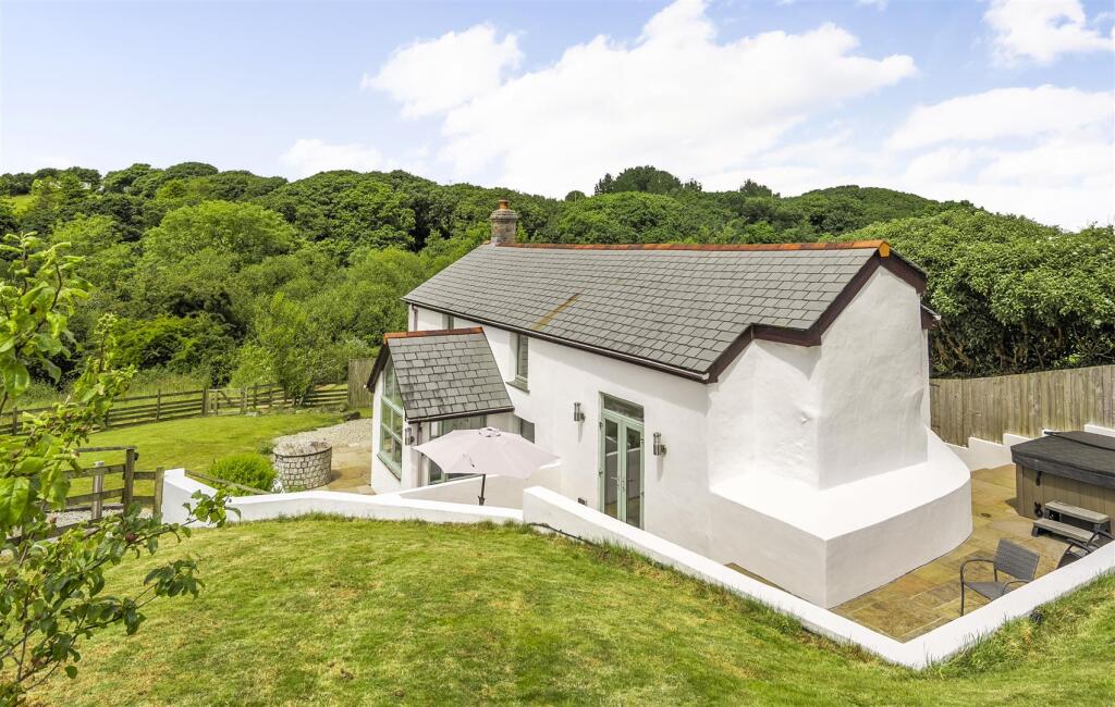 4 bedroom detached house for sale in Coldharbour Farm, Silverwell ...