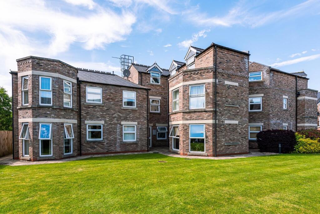 2 bedroom apartment for sale in Grange House, West Grange Court, York, YO30