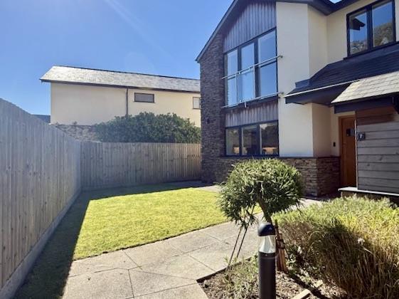 3 bedroom semi-detached house for sale in Swn Y Dail, Barmouth, LL42