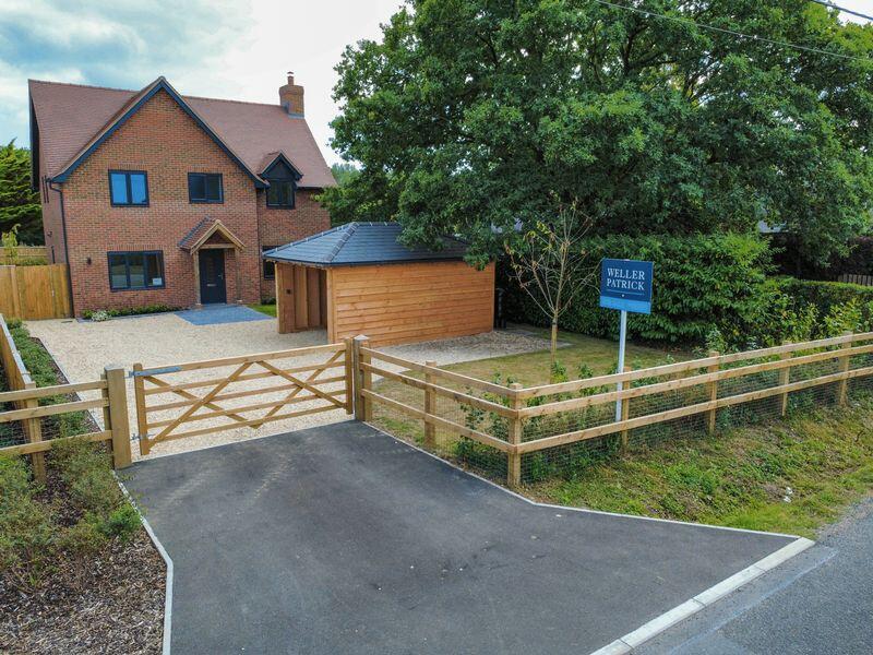 4 bedroom detached house for sale in Meon Valley - Soberton, SO32