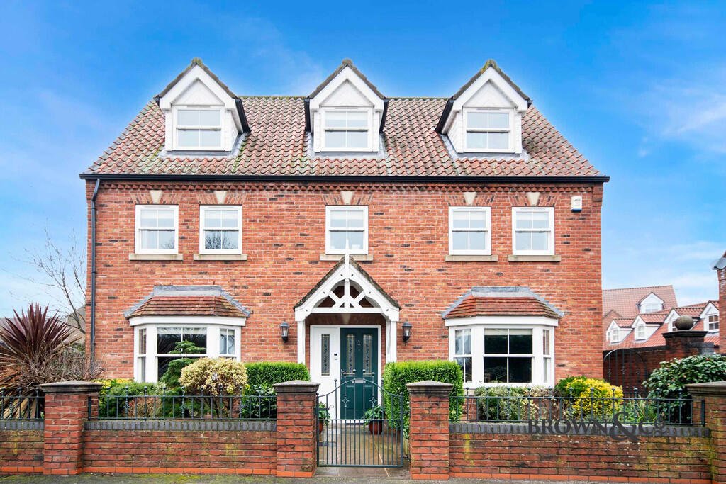 5 bedroom detached house for sale in Blue Bell Court, Ranskill, DN22