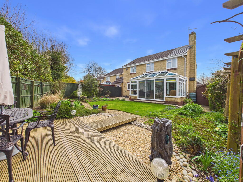 4 bedroom detached house for sale in Rosemary Close, Calne, Wiltshire ...