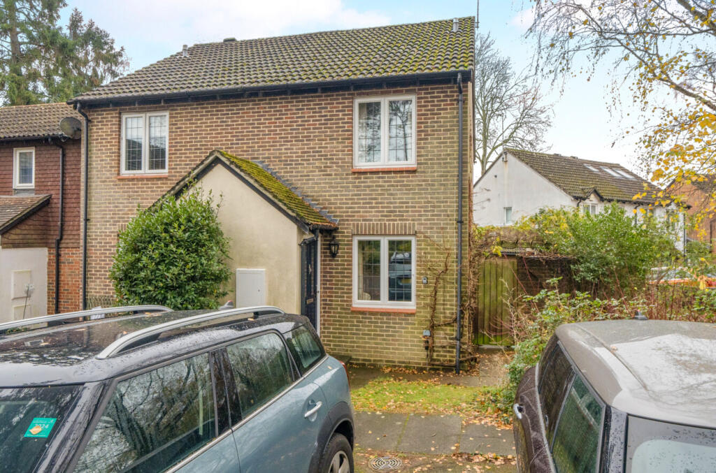 2 bedroom end of terrace house for sale in Tuesley Corner, Godalming ...