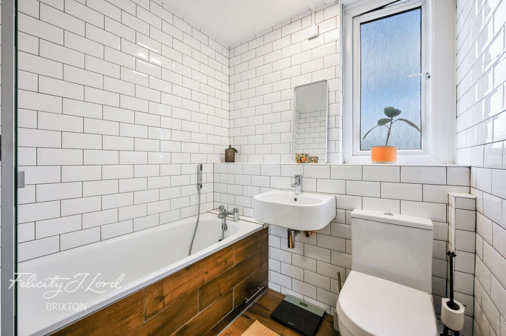 1 bedroom apartment for sale in Grove Lane, LONDON SE5