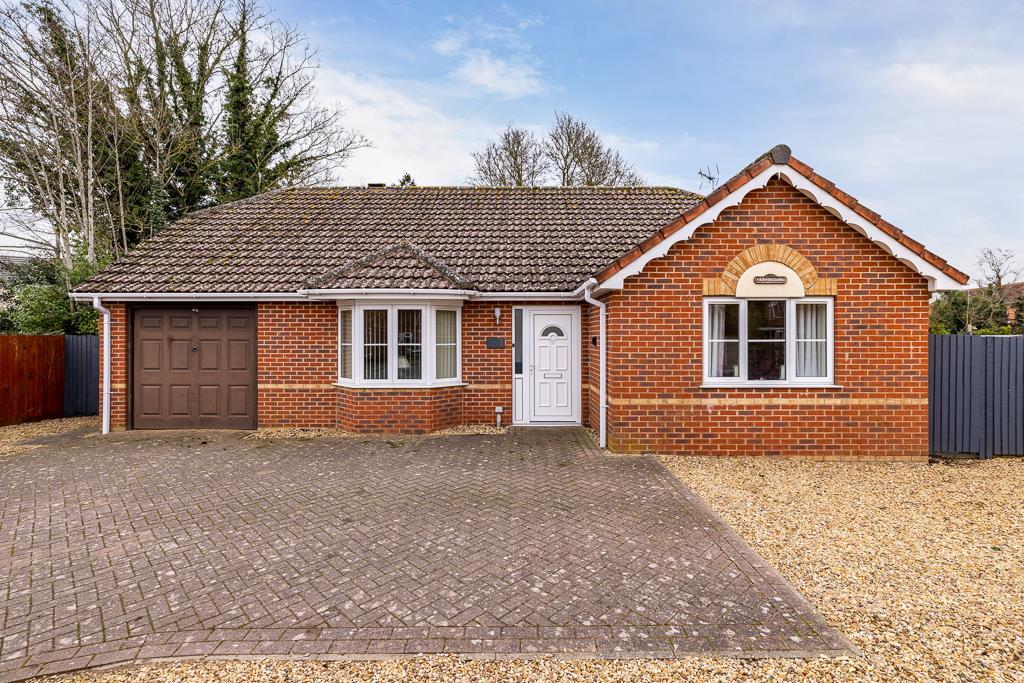 3 bedroom detached bungalow for sale in Hallgate, Holbeach, PE12