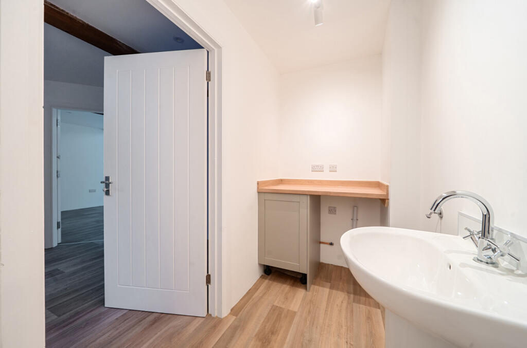 3-bedroom Semi-Detached for rent in Cullompton EX15, Growen Lane. Pid ...