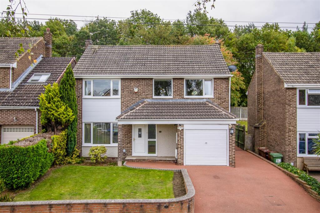 4 bedroom detached house for sale in Cleveland Grove, Lupset Park ...