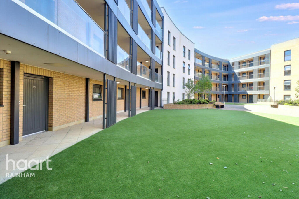 2 bedroom apartment for sale in Blueberry Court, Rainham, RM13 8JY, RM13