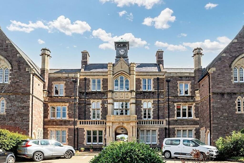 2 bedroom flat for sale in Sarno Square, Abergavenny, NP7