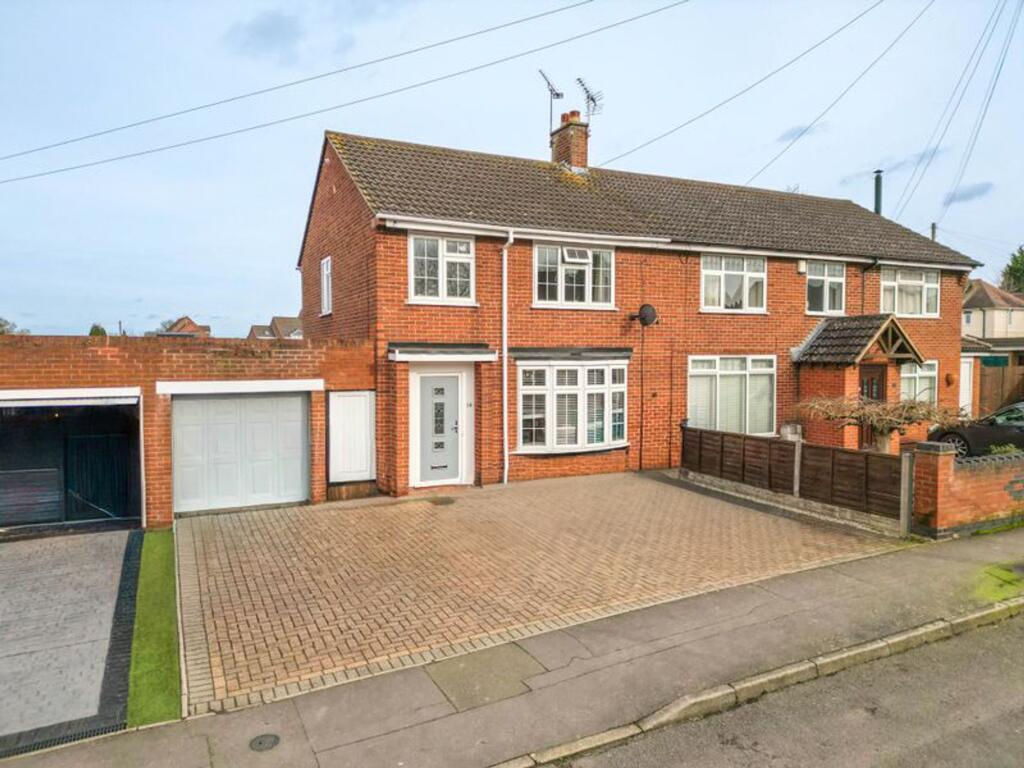 3 bedroom semi-detached house for sale in Church Lane, Nuneaton, CV10