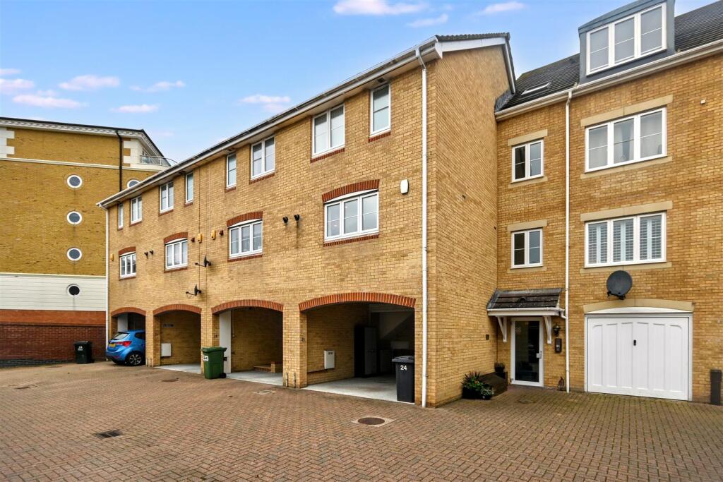 3 bedroom town house for sale in Phoenix Drive, Eastbourne, BN23