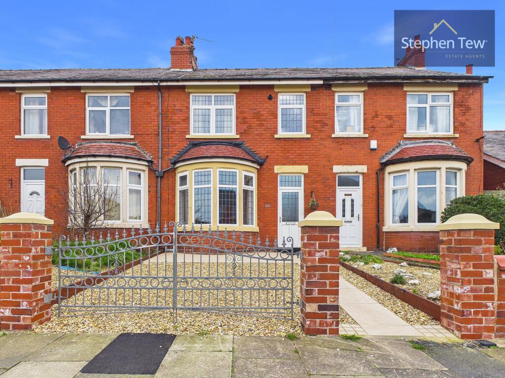 4 bedroom terraced house for sale in Park Road, Blackpool, FY1
