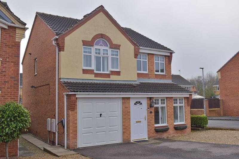 4 bedroom detached house for sale in Cambridge Meadows, Newark, NG24