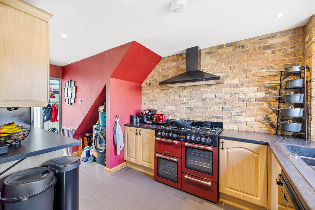 3 bedroom end of terrace house for sale in Ref: EL - Drake Road ...
