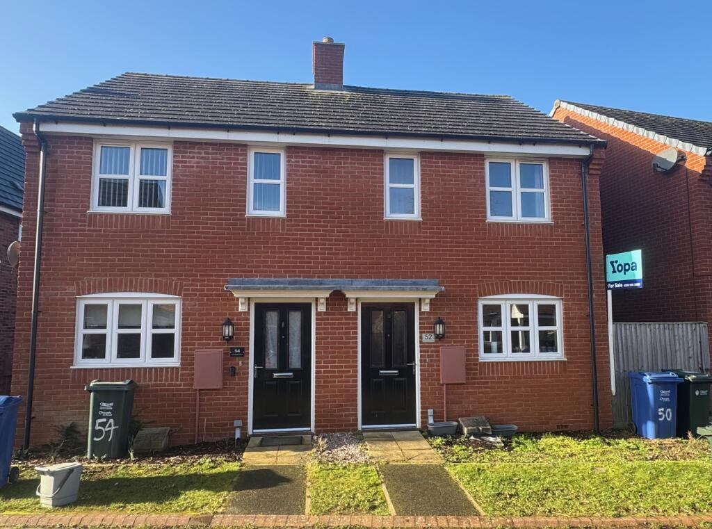 2 bedroom semi-detached house for sale in The Village Close, Bicester, OX25