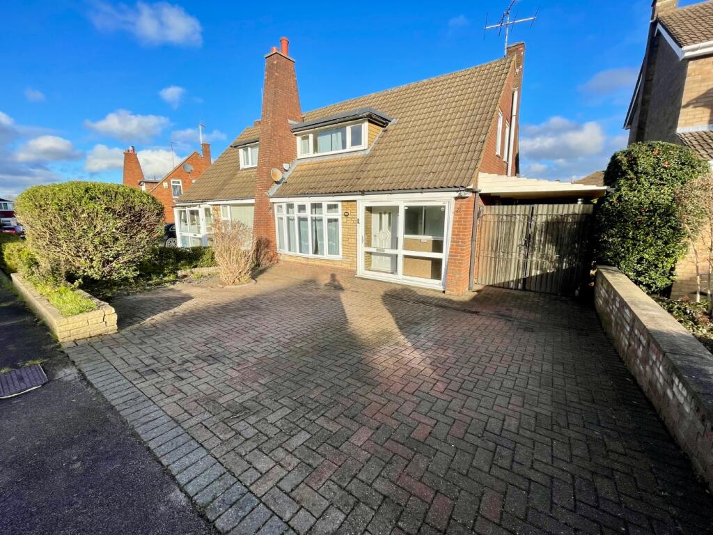 3 bedroom semi-detached house for sale in Westmorland Avenue, Luton ...