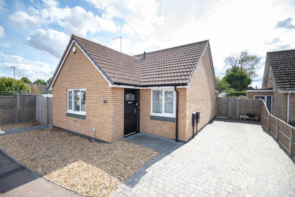 2 bedroom detached bungalow for sale in Bradshaw Way, Irchester ...