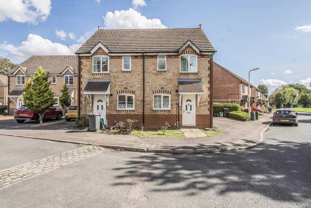 2 bedroom semi-detached house for sale in Glebelands, Thatcham, RG19, RG19