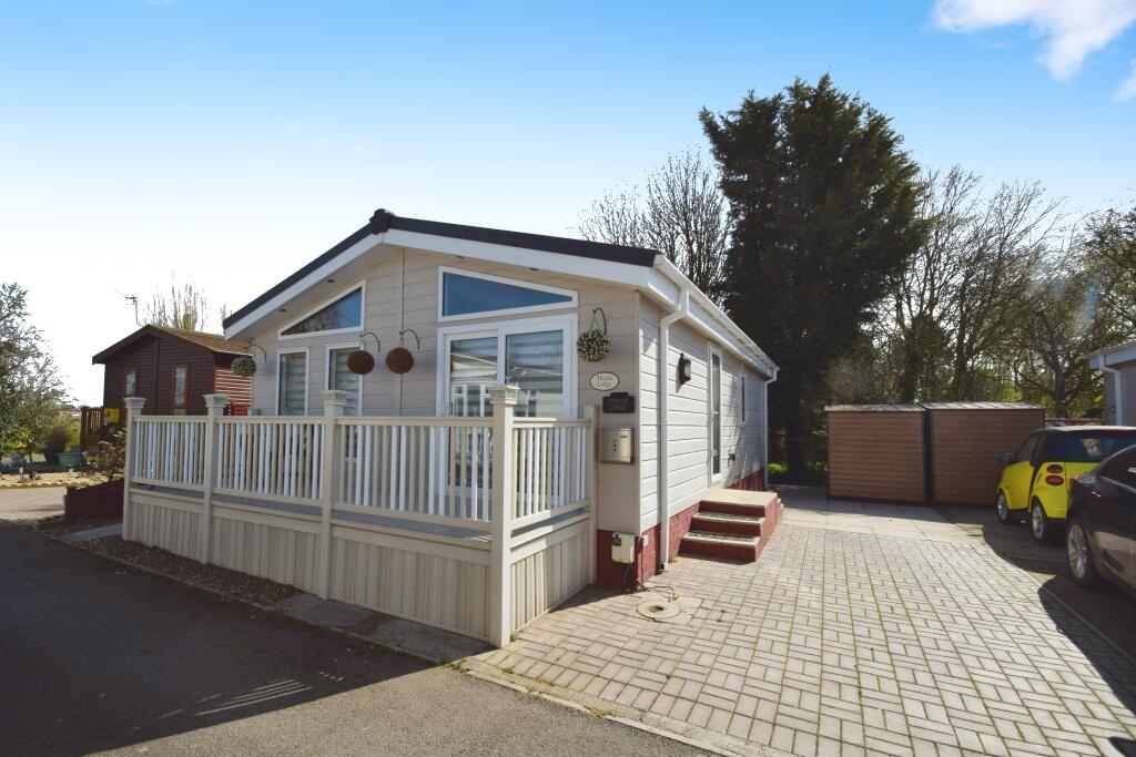 2 bedroom park home for sale in Pear Tree Manor, Wainfleet Bank, PE24