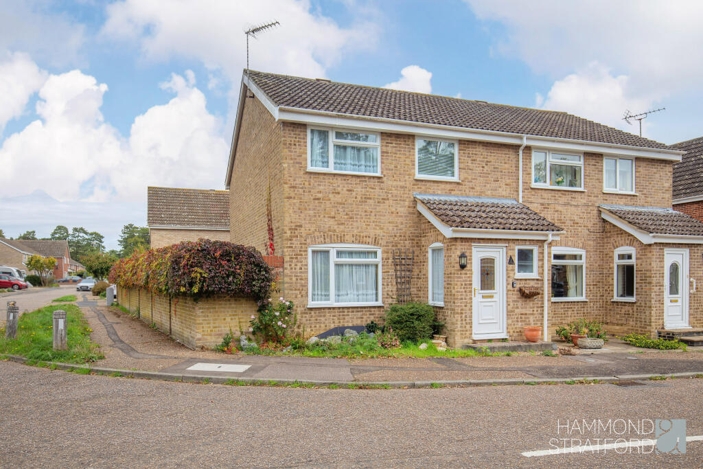 3 bedroom semi-detached house for sale in Priory Close, Hethersett, NR9