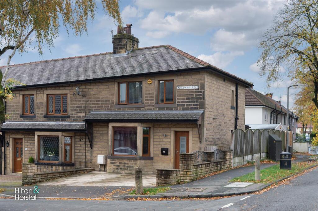 3 bedroom end of terrace house for sale in Wordsworth Road, Colne, BB8