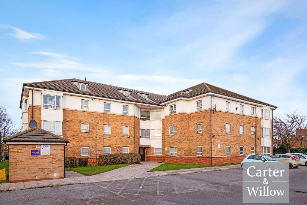 2 bedroom flat for sale in Pavilion Court, Goresbrook Road, Dagenham, RM9