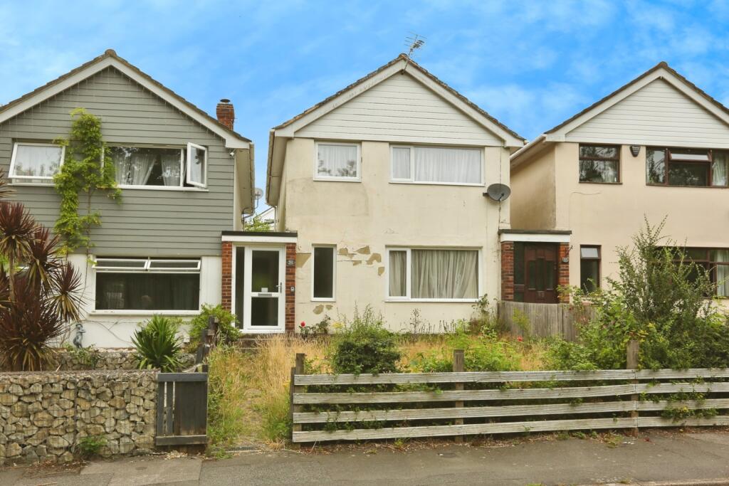 3 bedroom link detached house for sale in Alfriston Gardens ...