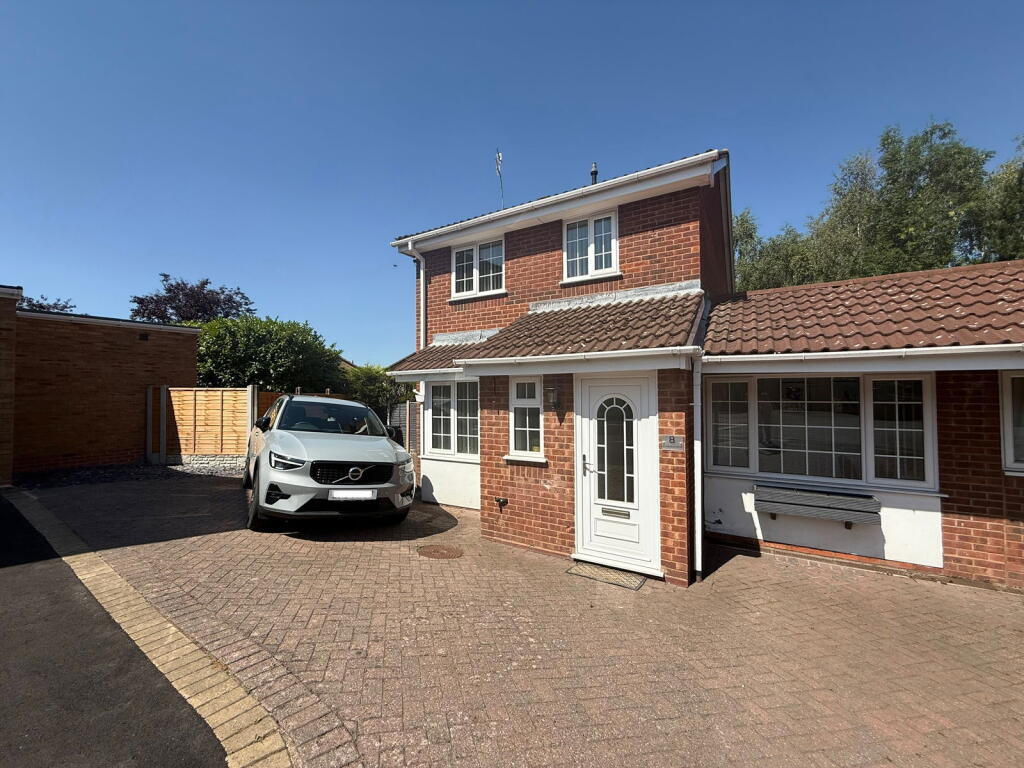 3 bedroom link detached house for sale in Sunderland Drive, Amblecote ...