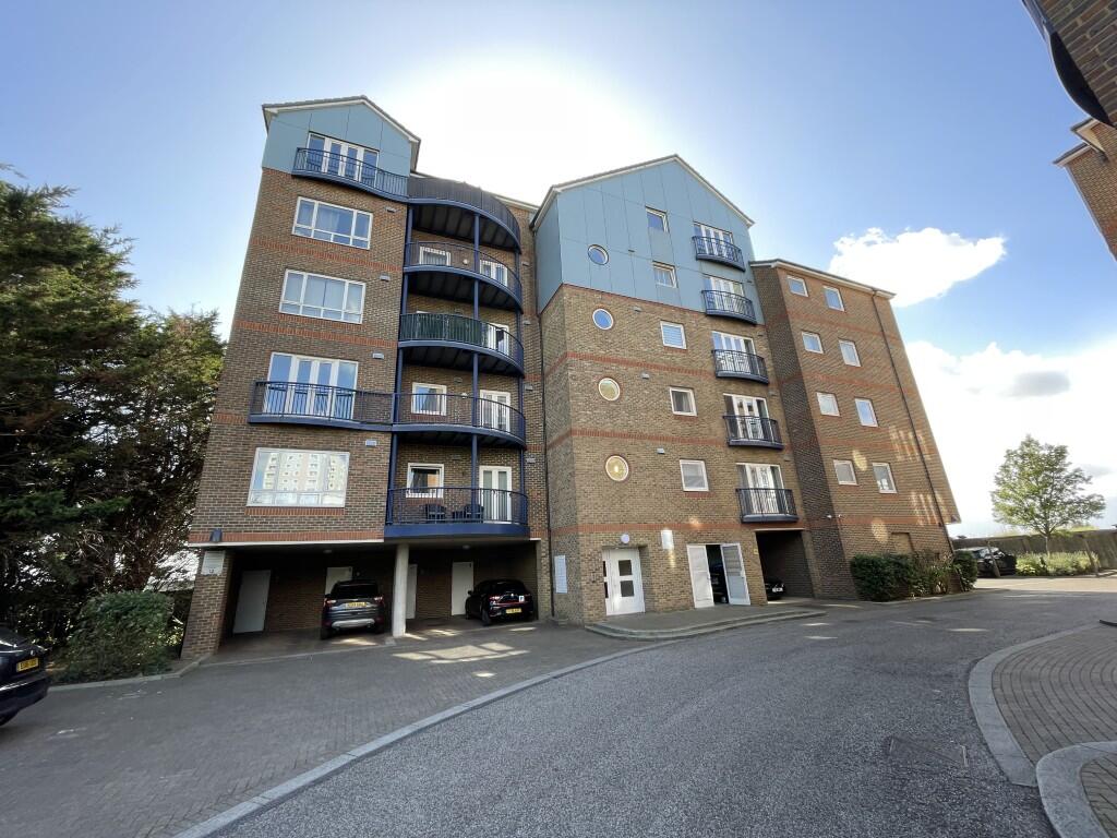 2 bedroom flat for sale in 83 Anchor Court, Argent Street, Grays, Essex ...