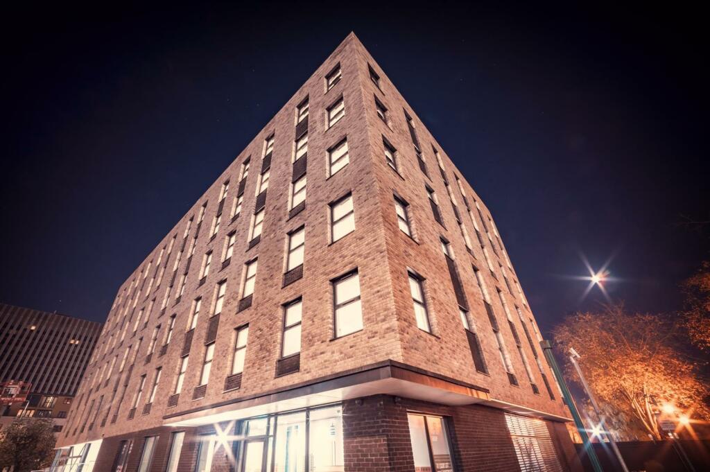 2 bedroom apartment for sale in Crump street, L1