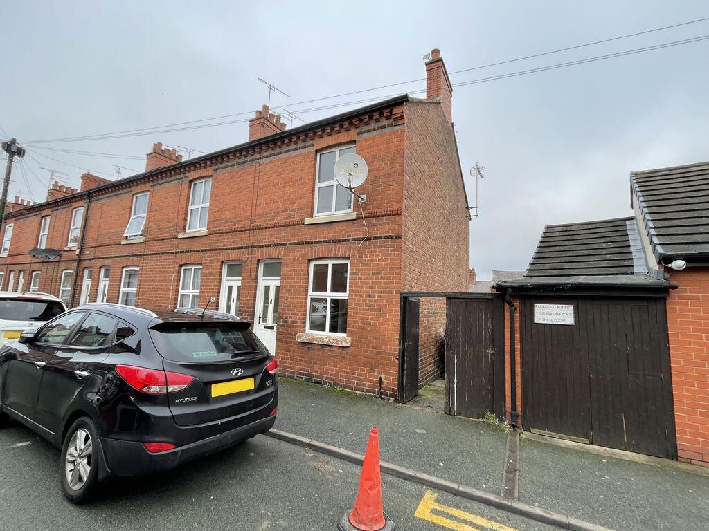 2 bedroom end of terrace house for sale in Cobden Road, Wrexham, LL13