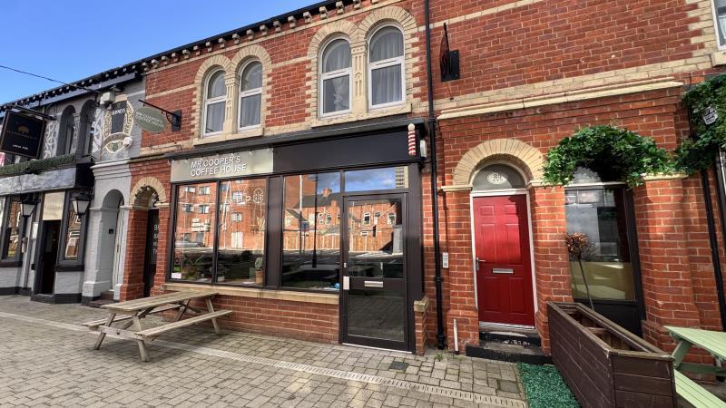 High street retail property to lease in 25 Bedford Street ...